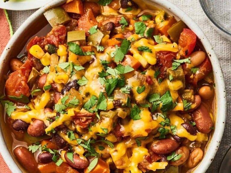 How Long to Simmer Chili? - The Secrets To Delicious Taste - Terra's ...
